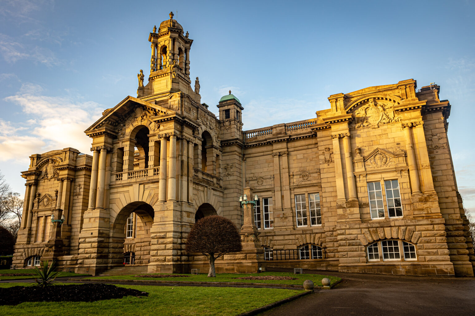 Bradford District Museums & Galleries - Cartwright Hall Art Gallery